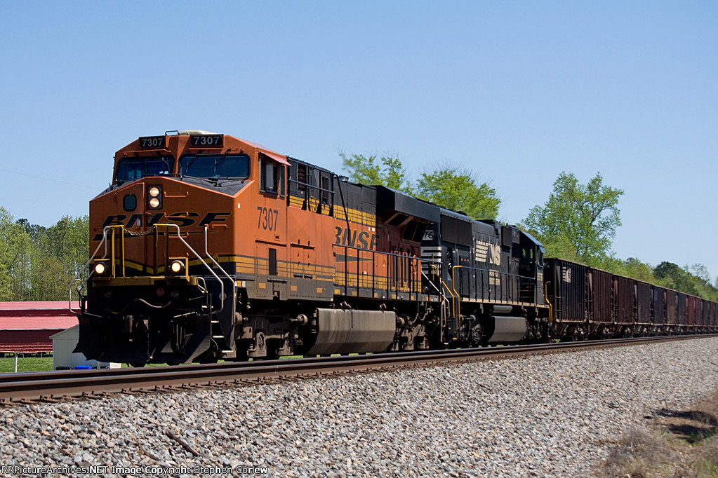 NS V17 with BNSF 7307